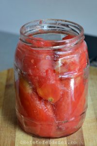 Rosii intregi la borcan. Conserva pentru iarna - Rețete Fel de Fel