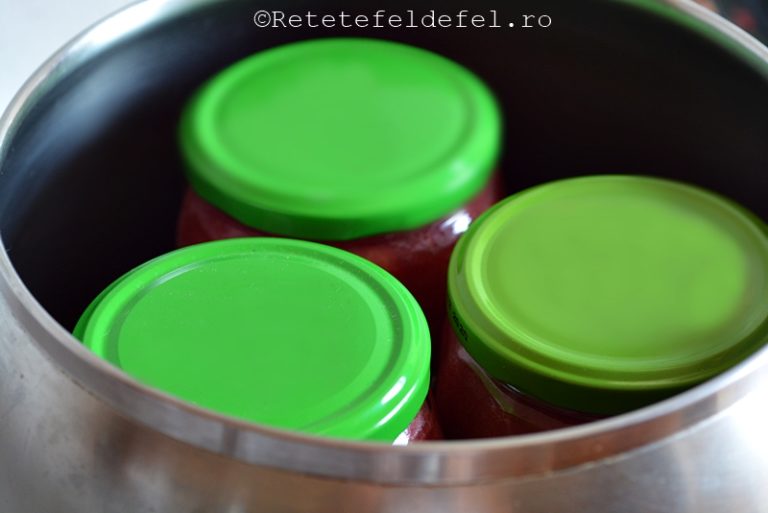 Rosii intregi la borcan. Conserva pentru iarna - Rețete Fel de Fel