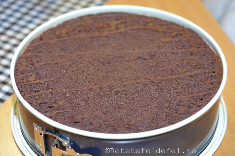 Tort profiterol - Rețete Fel de Fel