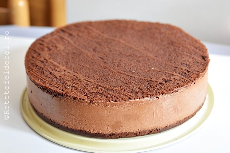 Tort profiterol - Rețete Fel de Fel