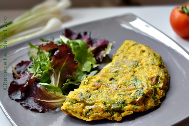 Omleta cu ceapa verde si sunca afumata - Rețete Fel de Fel