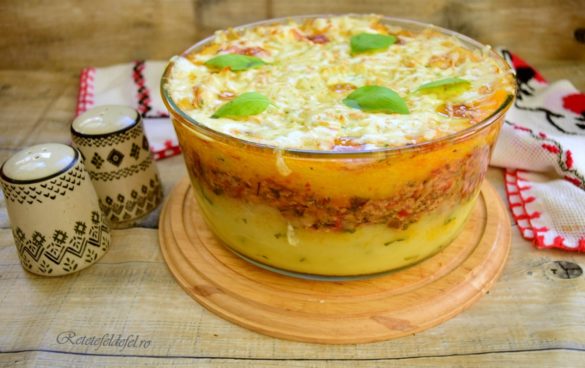 Musaca din piure de cartofi cu carne și ouă de prepeliță - Rețete Fel ...