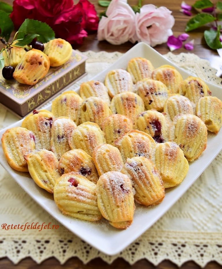 Madlene cu cireșe și vanilie - Rețete Fel de Fel
