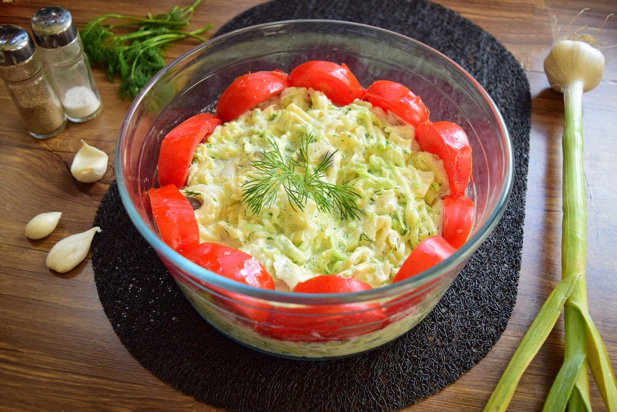 Salată de dovlecel cu păstăi de fasole - Rețete Fel de Fel