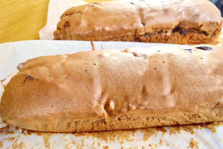 Chec cu rahat și nucă de cocos - Rețete Fel de Fel