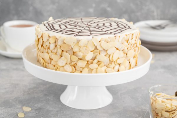 Tort Esterhazy. Un tort fin cu gust divin - Rețete Fel de Fel