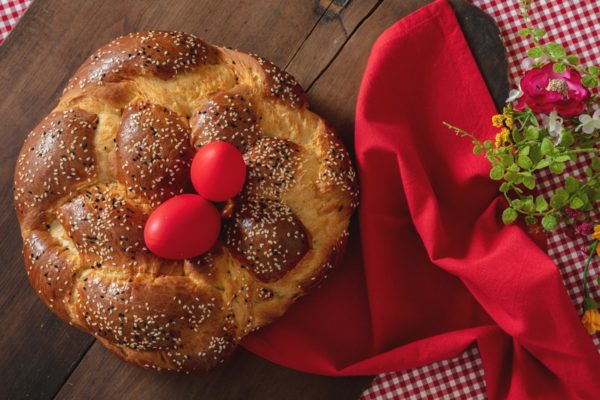 Pâine împletită pentru masa de Paște - Rețete Fel de Fel