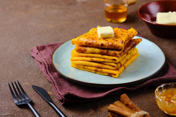 Clătite cu dovleac, aromate și colorate - Rețete Fel de Fel