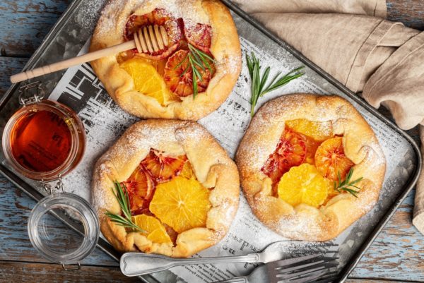 Mini galette cu portocale roșii și galbene - Rețete Fel de Fel